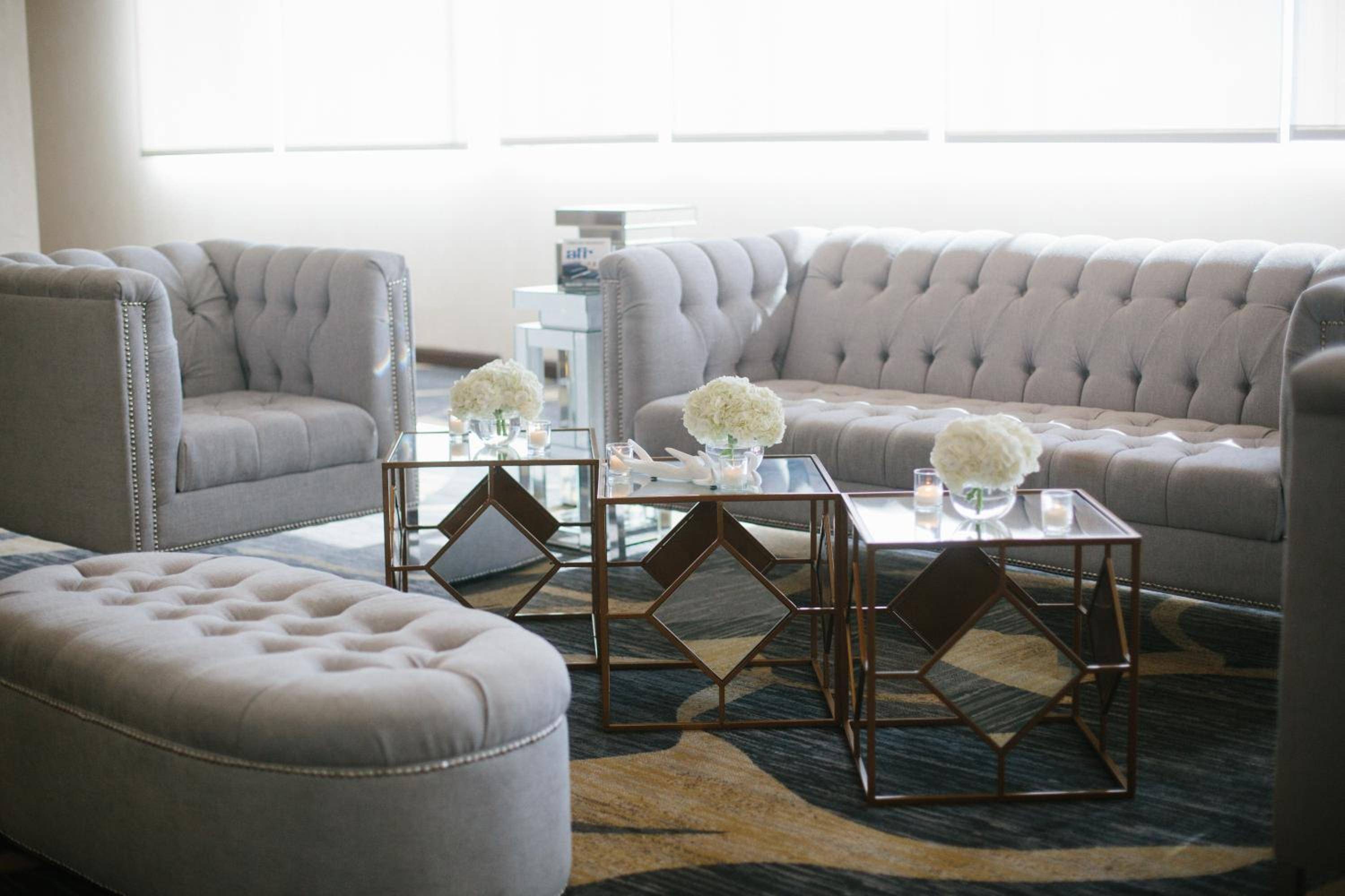 Book a Day Pass for a Hotel or Resort in Phoenix | Pool & Spa Access