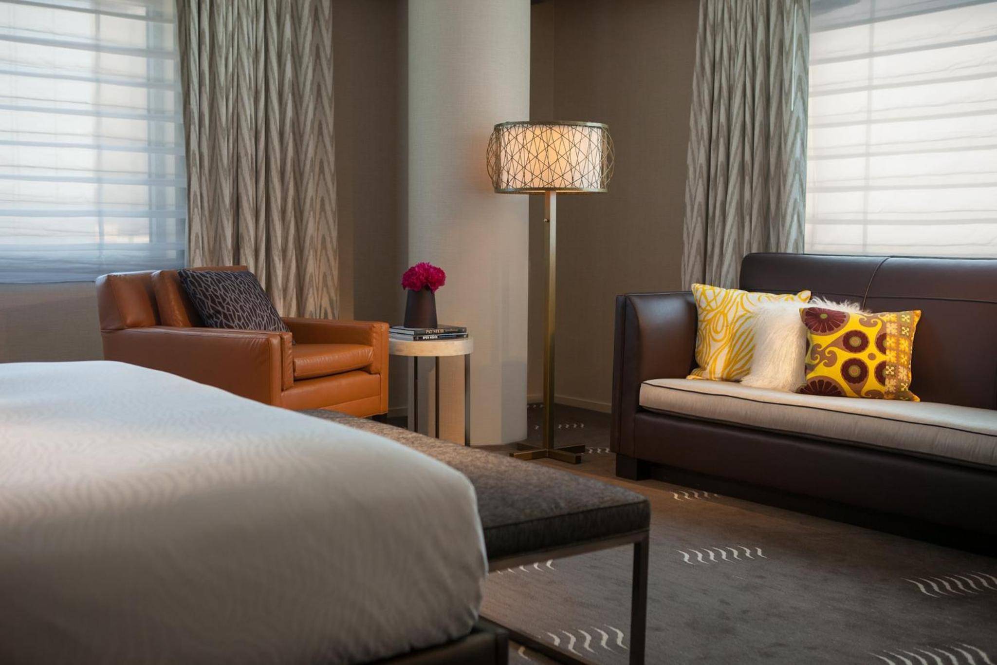 Book a Day Pass for a Hotel or Resort in Phoenix | Pool & Spa Access