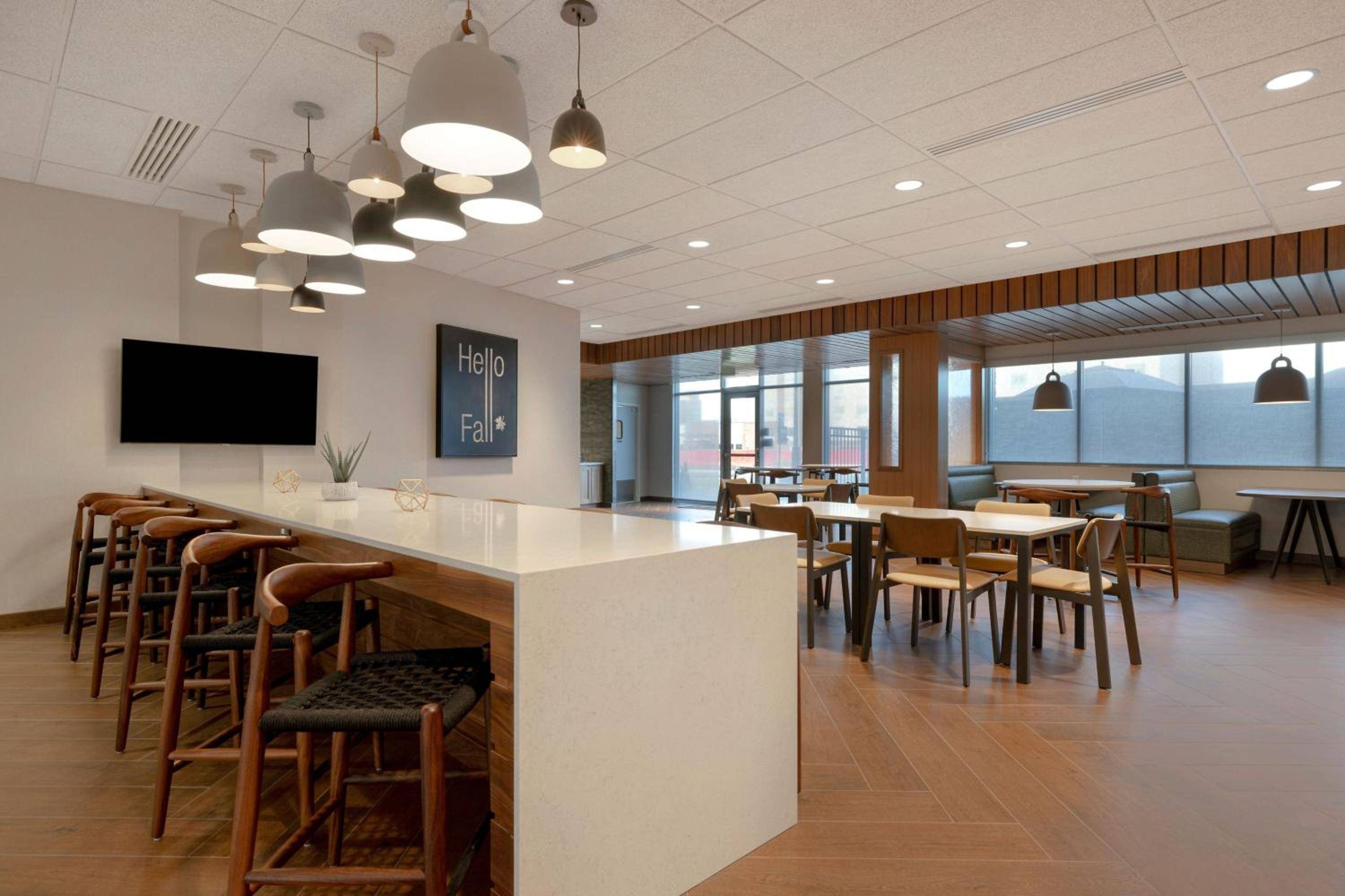 在 - Dayuse.com.hk位於Northeast 的 Fairfield by Marriott Inn & Suites ...