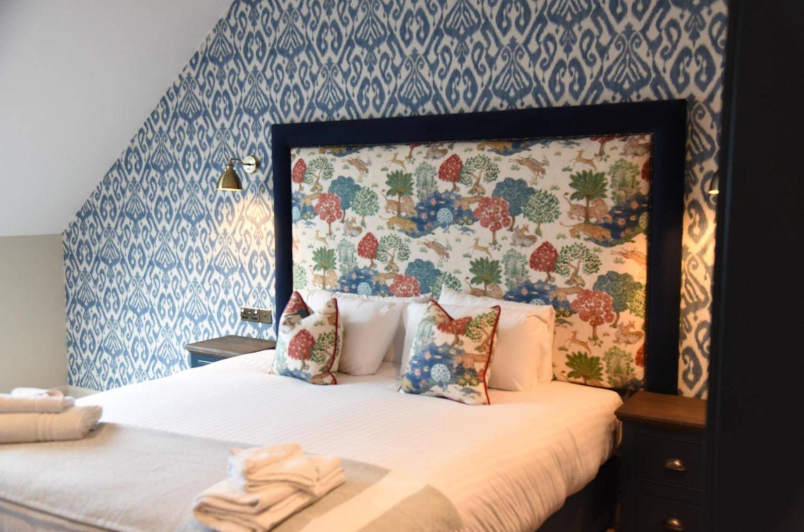 Thatchers, Leatherhead East Horsley, East Horsley : -13% during the day ...